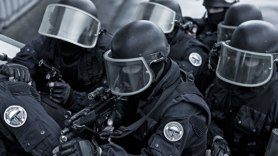 Affiches, posters et images de L'Assaut (2011) - SensCritique