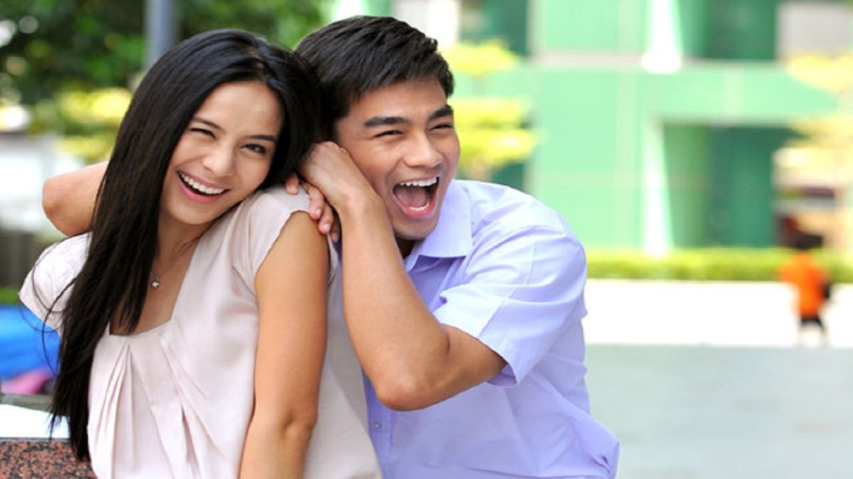 First Kiss - Film (2012) - SensCritique