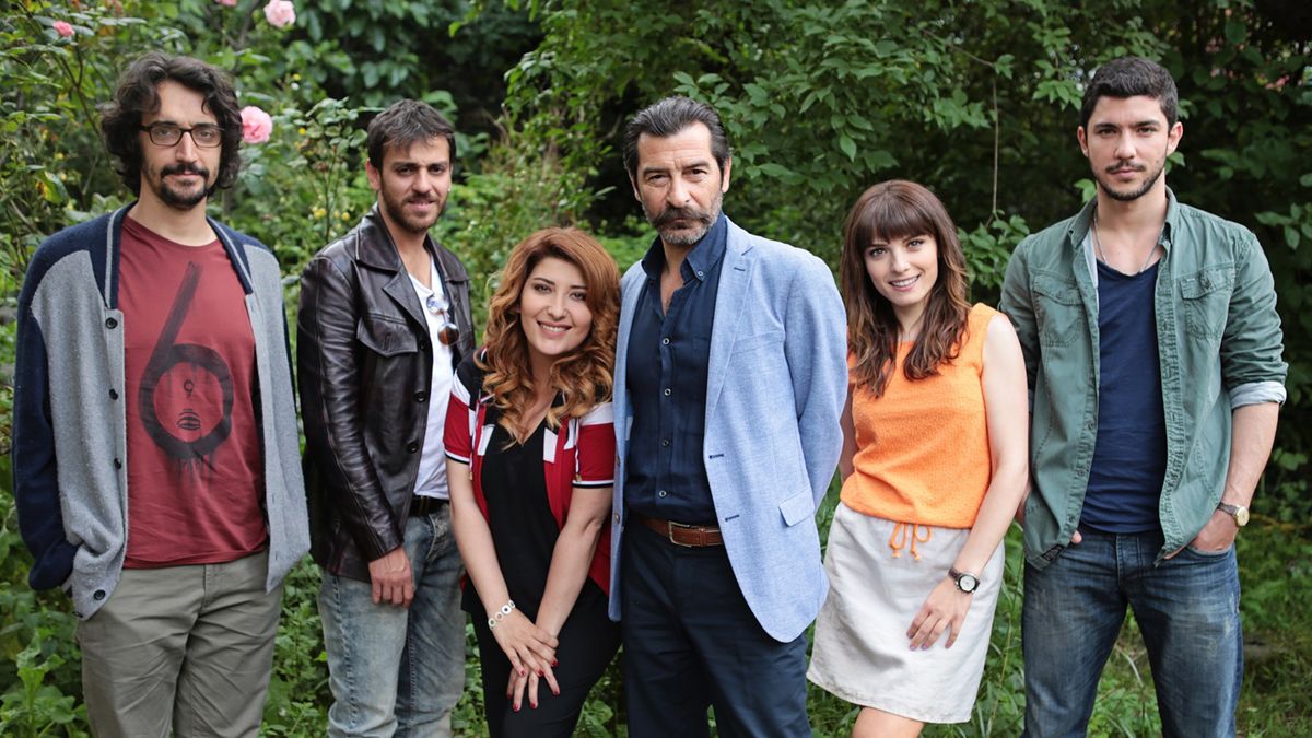 Ulan Istanbul - Série (2014) - SensCritique