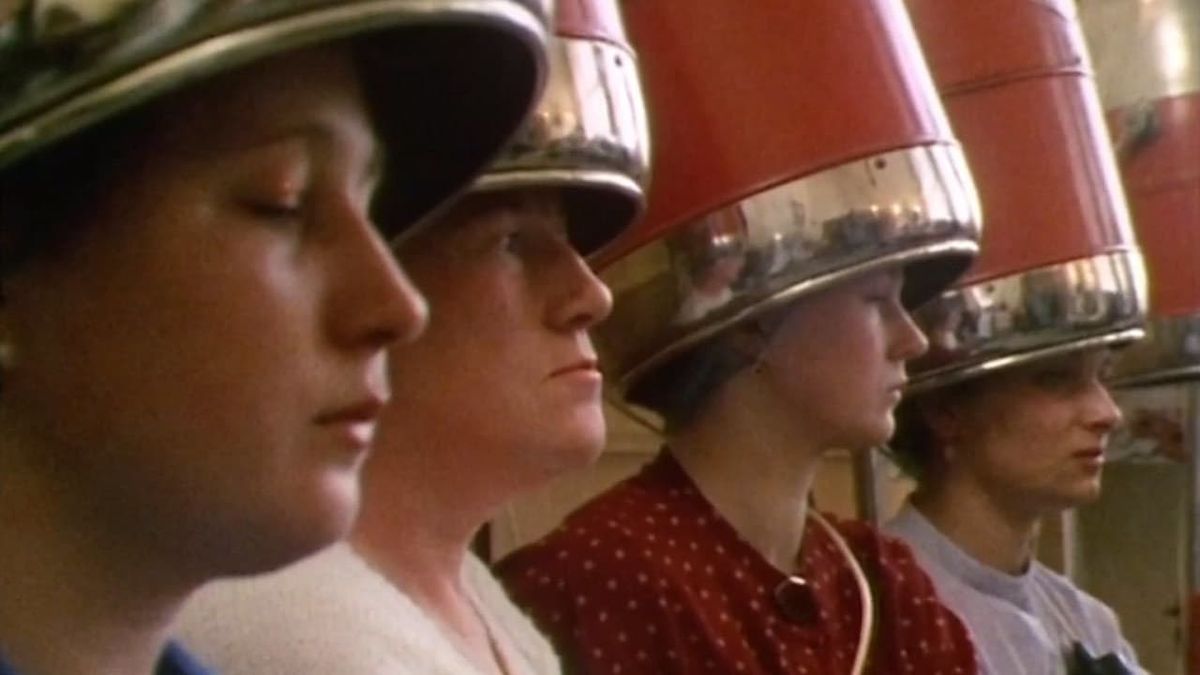 HyperNormalisation - Documentaire (2016) - SensCritique