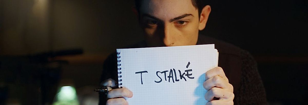 Stalk - Série (2020) - SensCritique