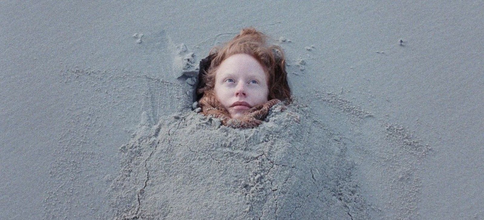 Images de Splendid Isolation (2022) - SensCritique