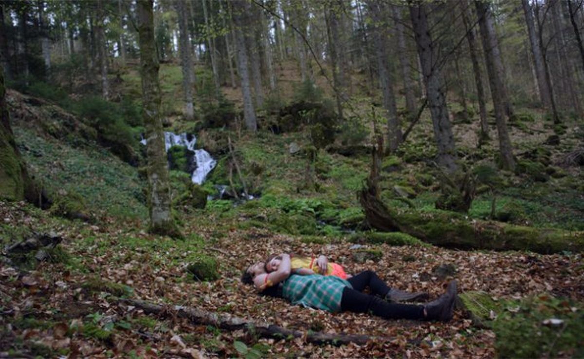 An Uncertain Border - Film (2019) - SensCritique