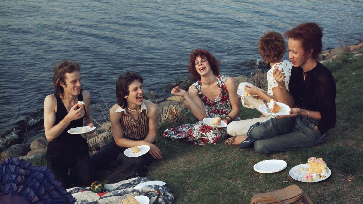 Toute La Beauté Et Le Sang Versé Documentaire 2022 Senscritique