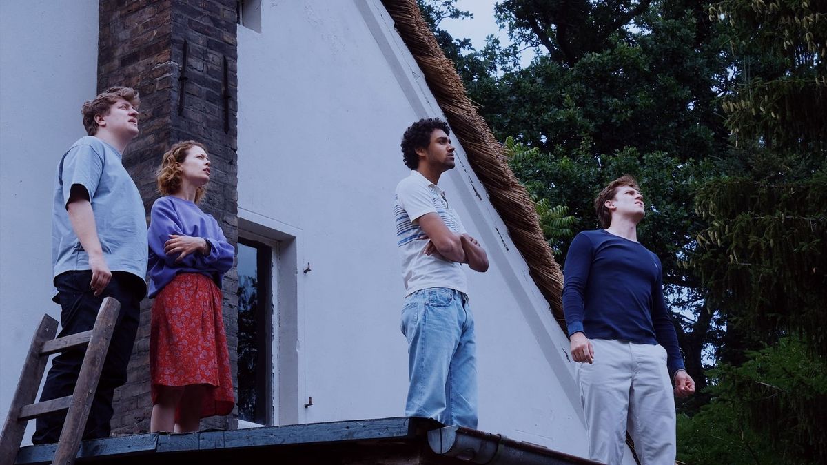 Le Ciel rouge - Film (2023) - SensCritique