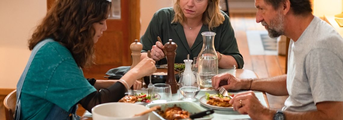 TKT (T'inquiète) - Film (2025) - SensCritique